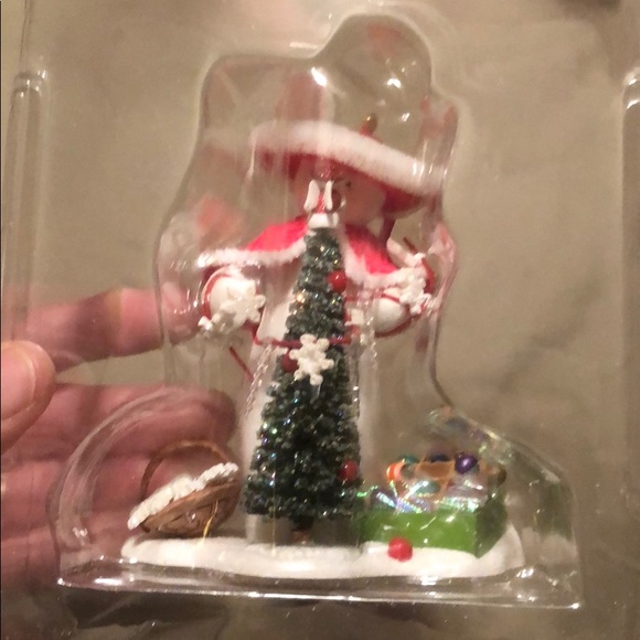 Hallmark | Holiday | Hallmark Keepsake Decorating Snow Lady | Poshmark